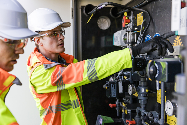 Become an Electrical Technician After Electrician College